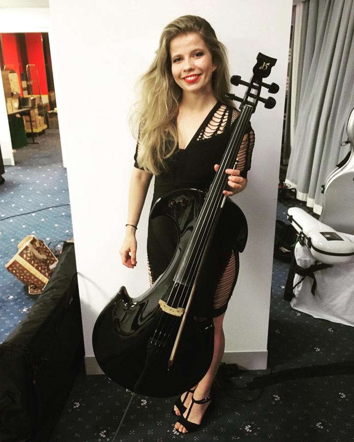 Book Imogen Rose, Singer & Cellist in London, UK - FixTheMusic