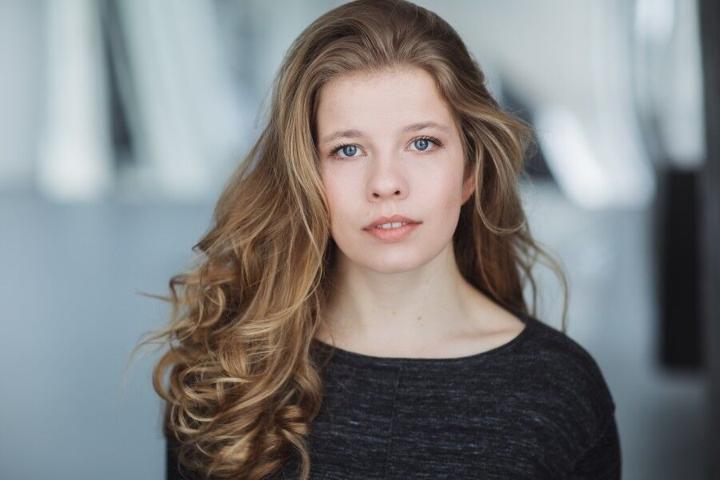 Book Imogen Rose, Singer & Cellist in London, UK - FixTheMusic