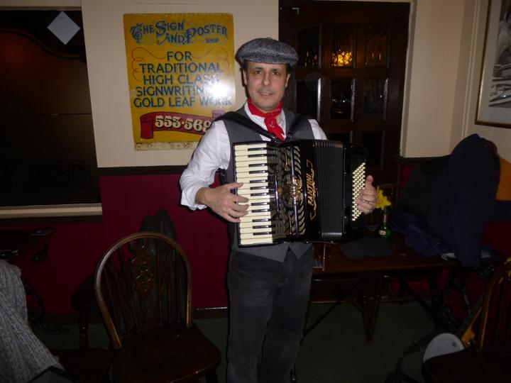 Book Cockney Barrer, Cockney Knees-Up in Essex - FixTheMusic